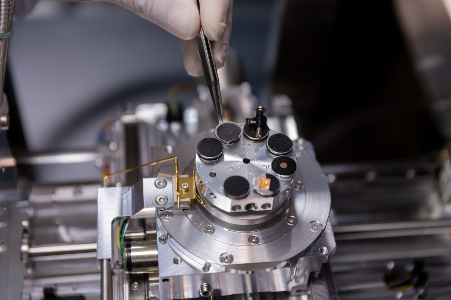 SEM Analysis for Automotive Failure Investigation & How It Works